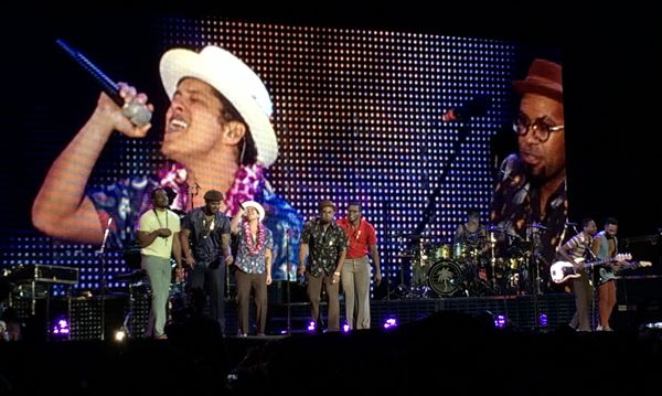 Bruno Mars shakes up Lake Tahoe - Lake Tahoe NewsLake Tahoe News